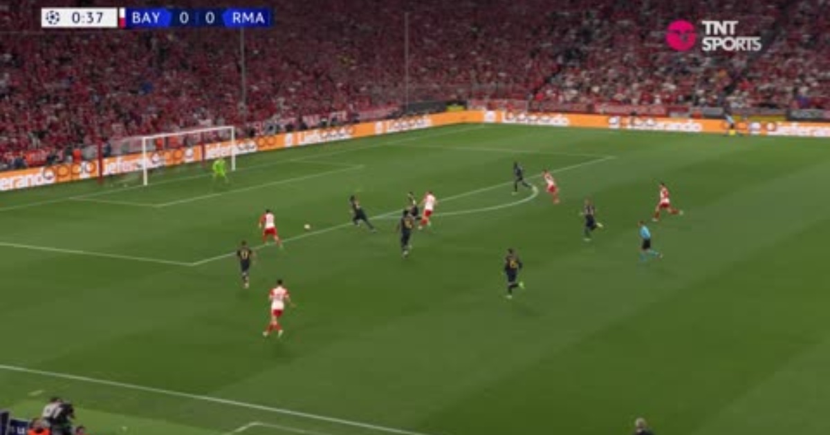 Olha o Bayern! Sané chega pela esquerda, finaliza e Lunin defende | TNT ...